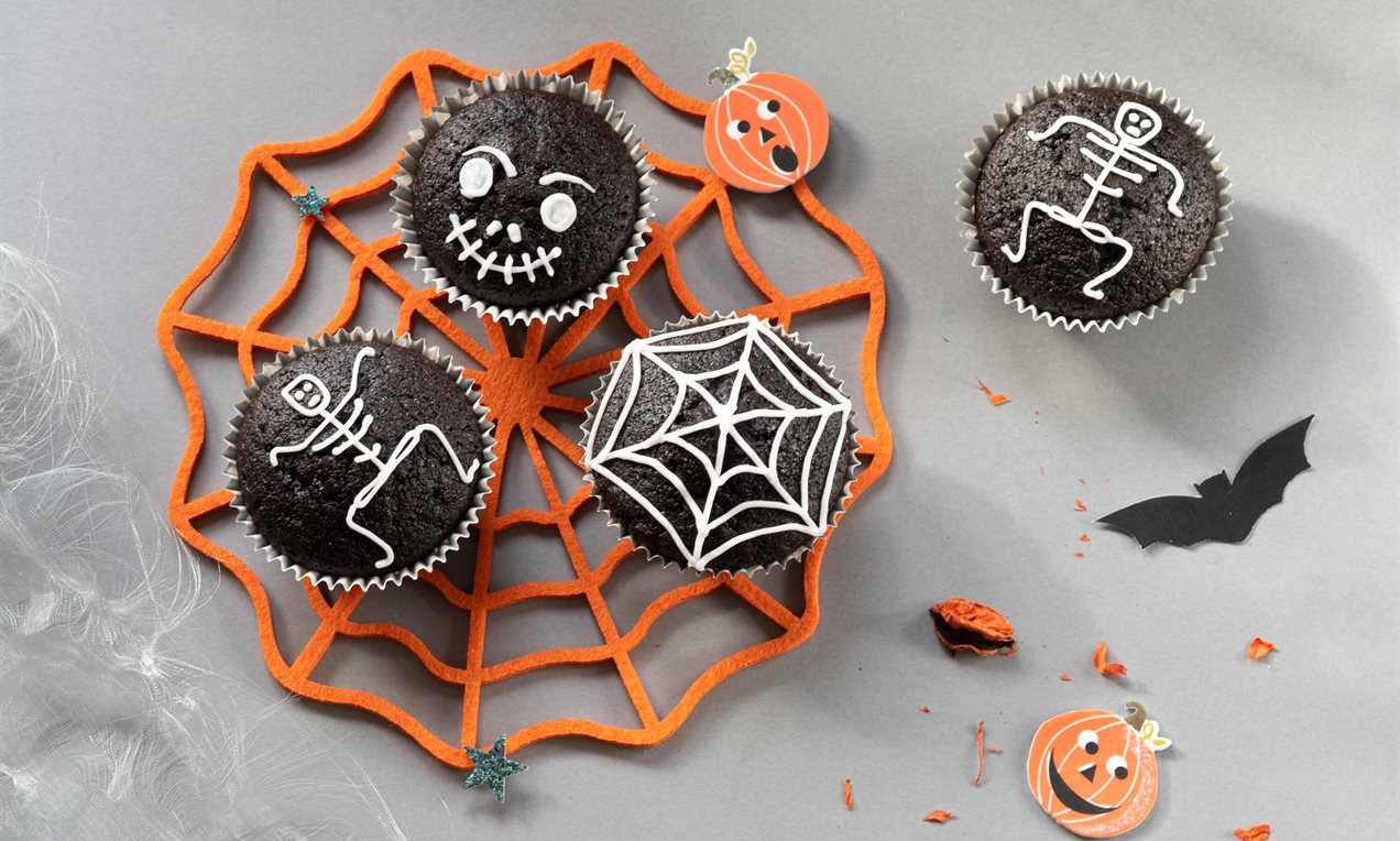 Czarne babeczki na Halloween Przepis | Dr. Oetker